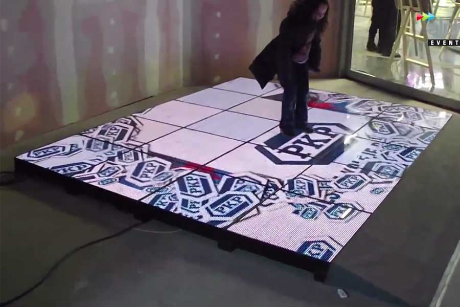 Interaktywne podłogi diodowe dla PKP S.A. - Alpha Vision